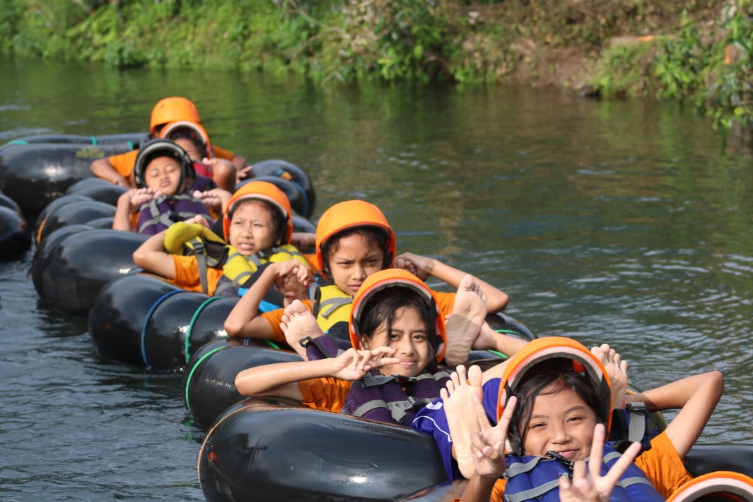 Paket Wisata River Tubing Kali Pucung di Karanganyar